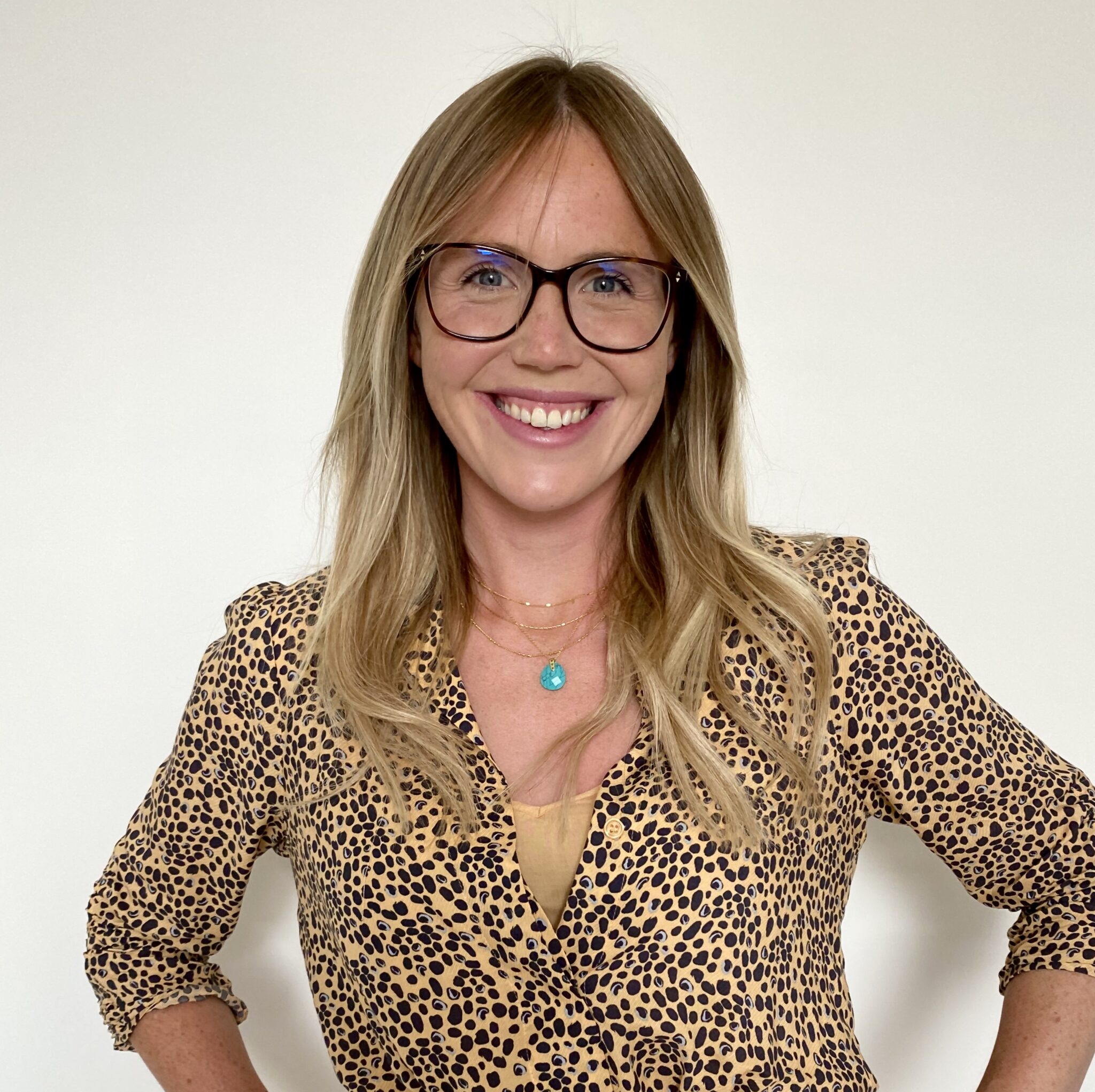 Atlantic Books signs ‘global sleep phenomenon’ Stephanie Romiszewski ...